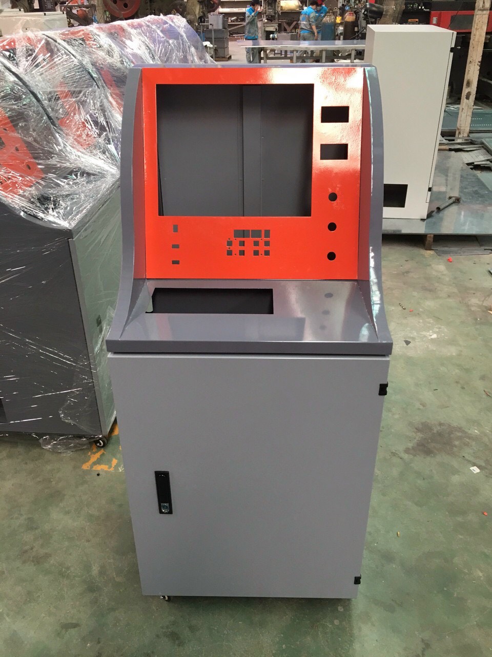 CNC machine control cabinet | Quan Pham